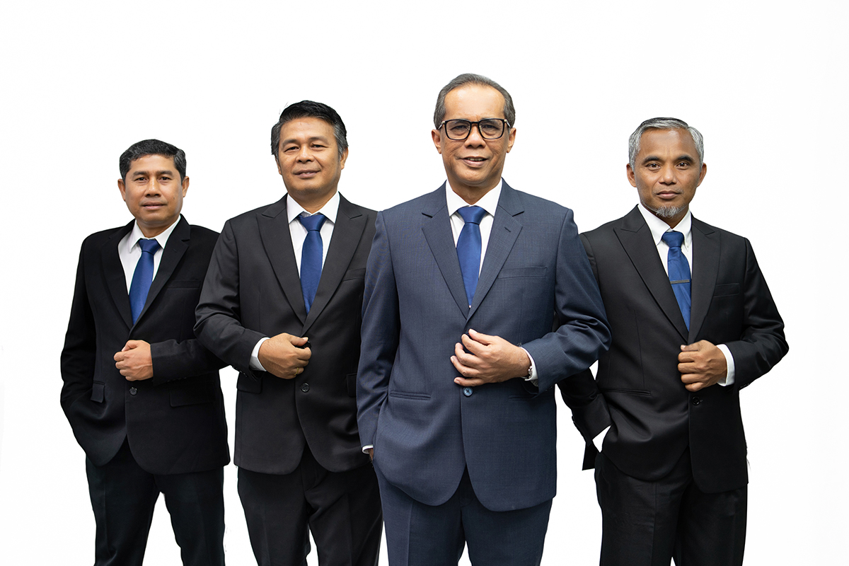 Dewan Komisaris dan Direksi | PT.Perkebunan Nusantara XIII Pontianak